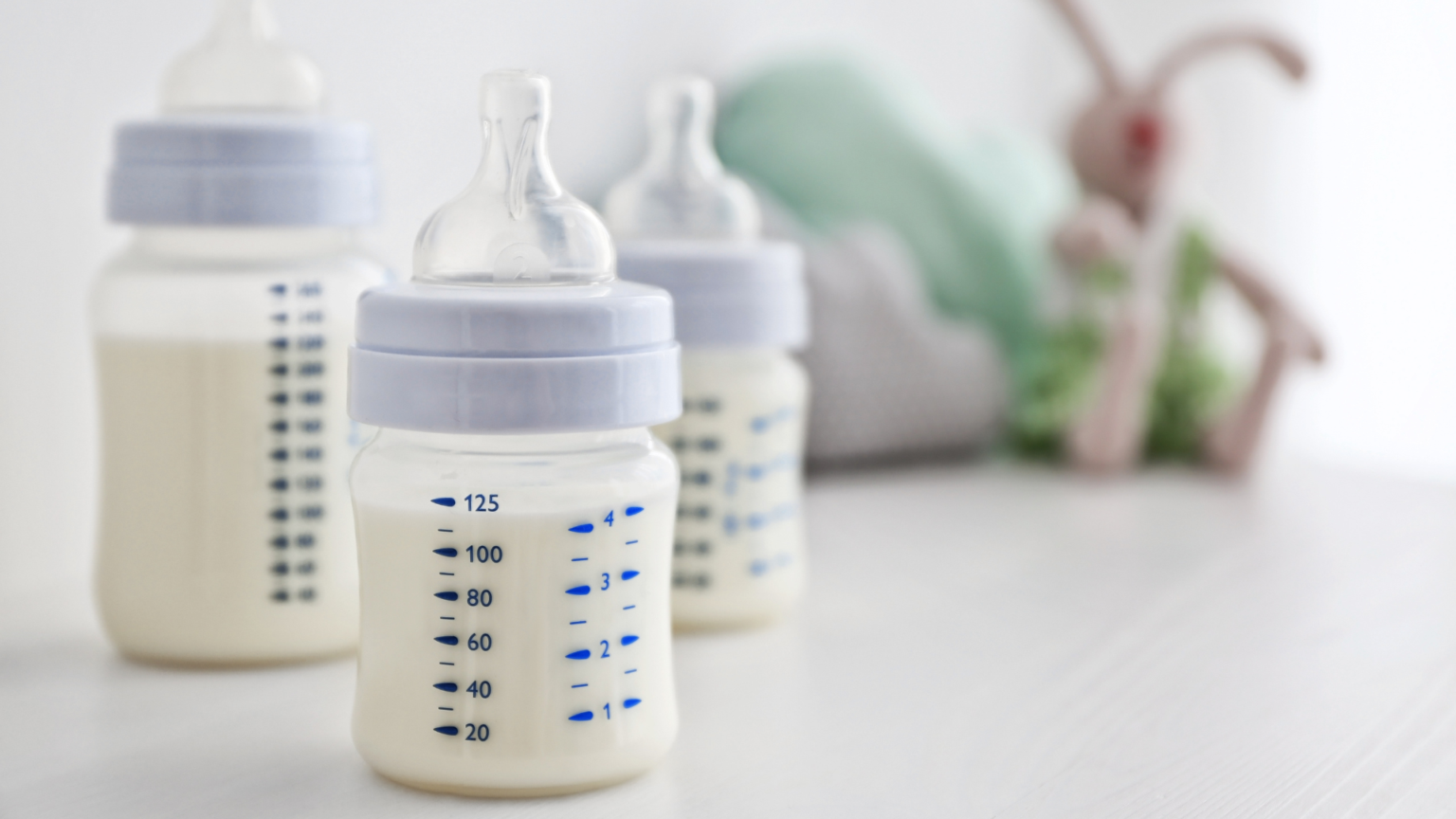 How to store and transport breast milk safely - LEYF Nurseries